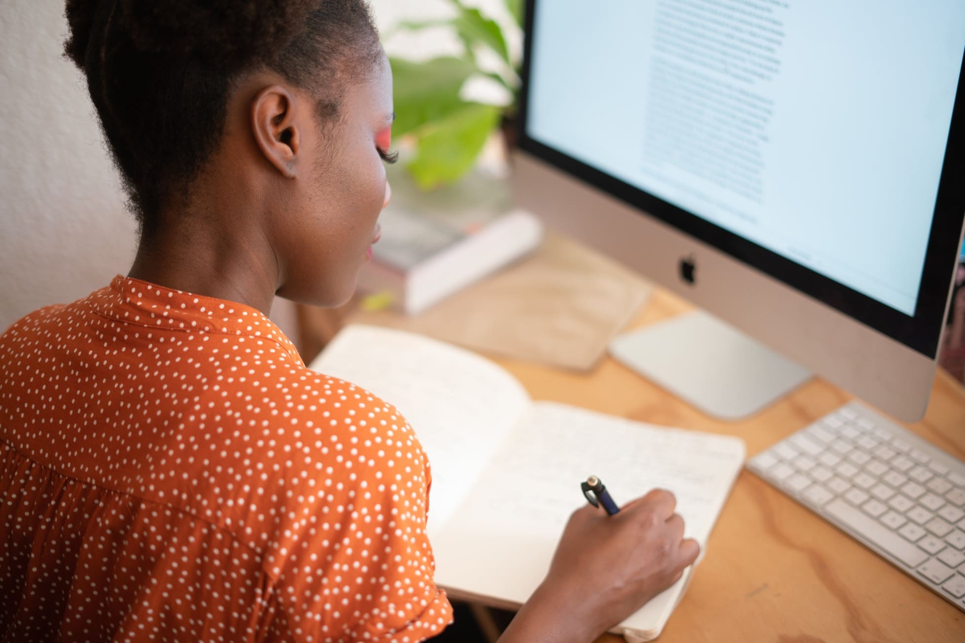The art of writing about your art: from artwork description to artist ...